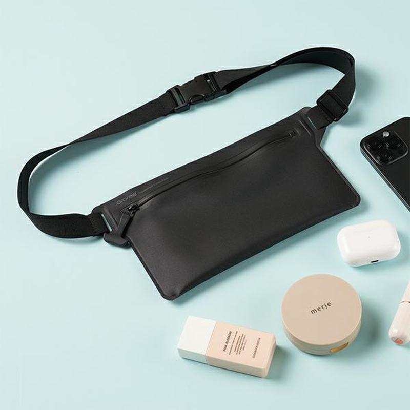 Araree Aquaproof Cross Pack Waterproof Bag - Black